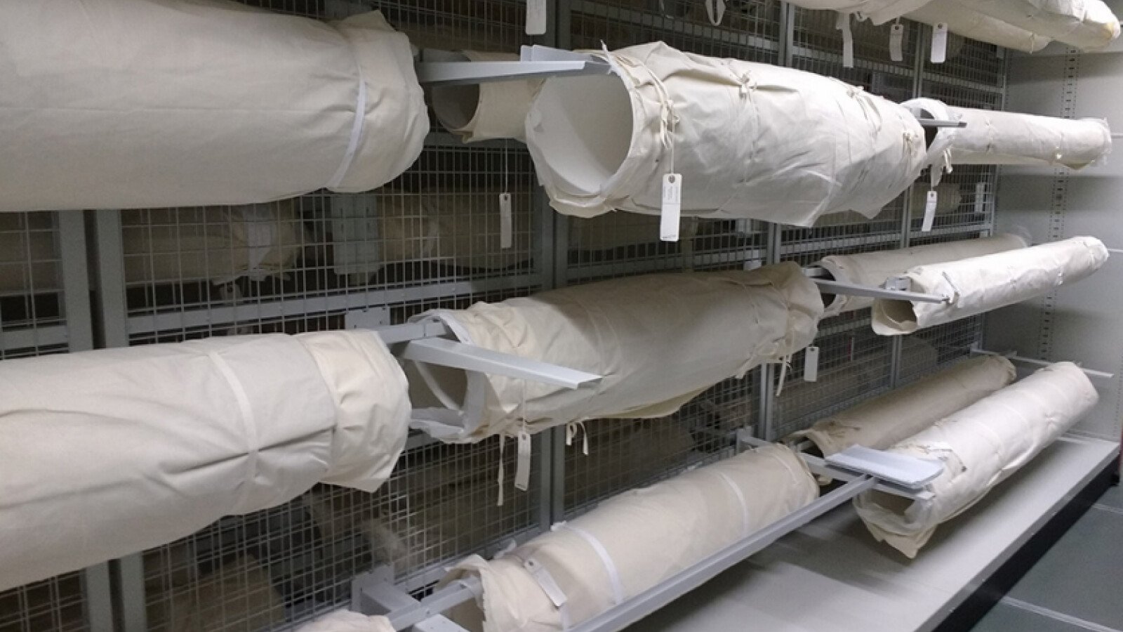 High quality mesh frames & accessories | Bruynzeel Storage Systems