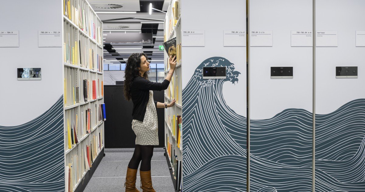 University of West London Library | Bruynzeel